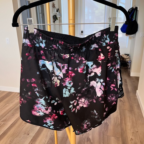 Avia | Shorts | Avia Black And Floral Shorts With Undershorts Ruching ...